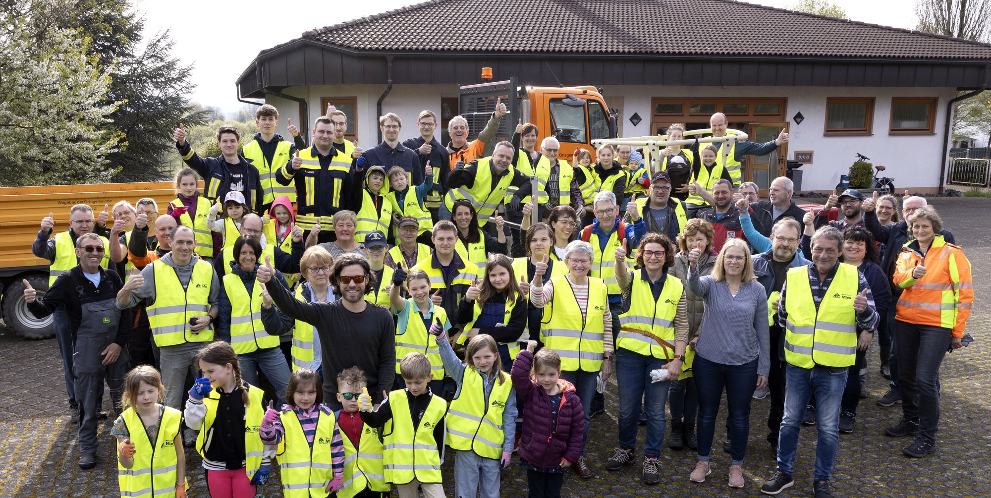 Erfolgreiche Aktion „Saubere Landschaft“ 2024 mit vielen Helfern🚮🦺 ...